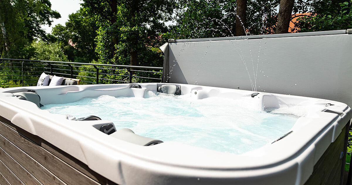 Entspannung im Whirlpool | Ferienhaus Heuliebe